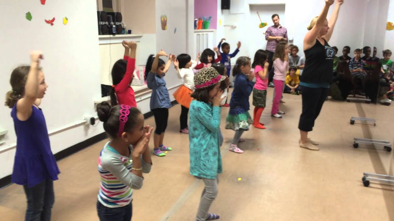 Muscota 1st grade girls visit Broadway Performing Arts Center - YouTube