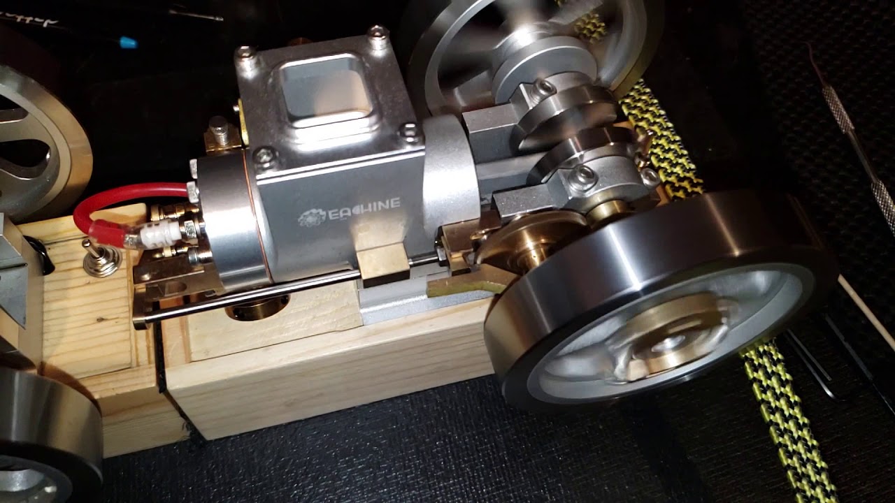 Eachine ET-1 Running in Slow Motion -- Sounds Like a Big Old Engine ...