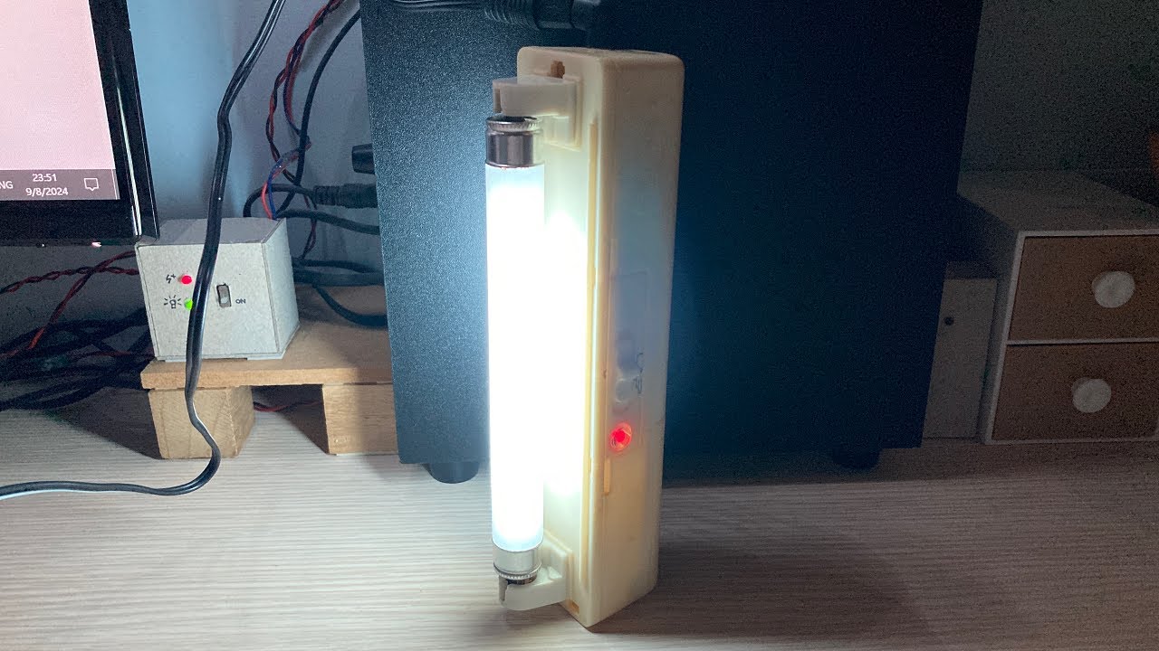 Battery operated handheld 4W fluorescent lantern - YouTube