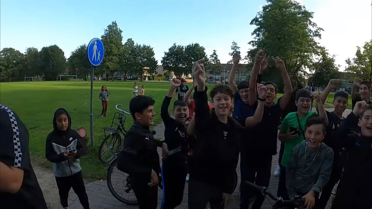 ACHTER DE SCHERMEN BIJ Locos Turcos ! (VLOG 20) - YouTube