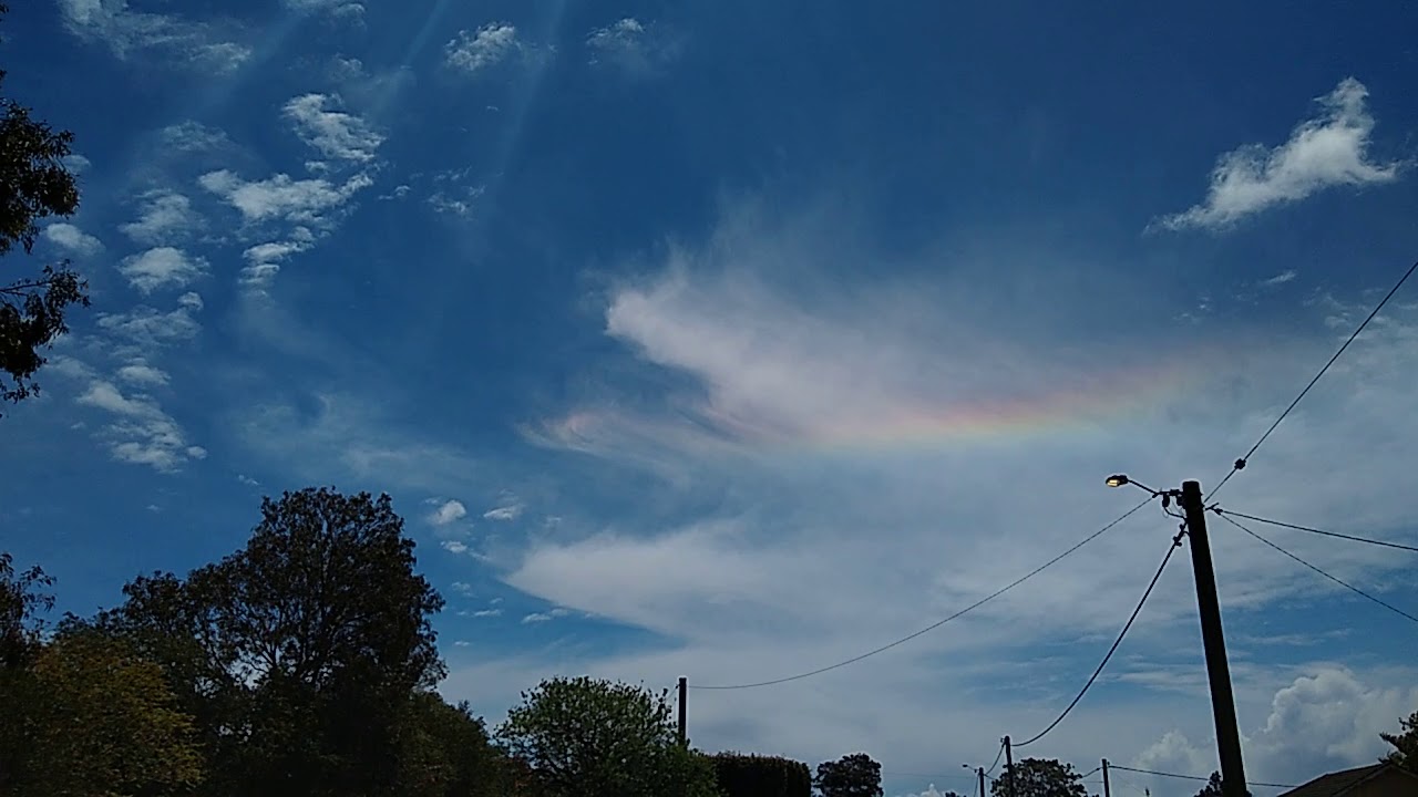 Super cool, inverted rainbow. Very Awesome. - YouTube