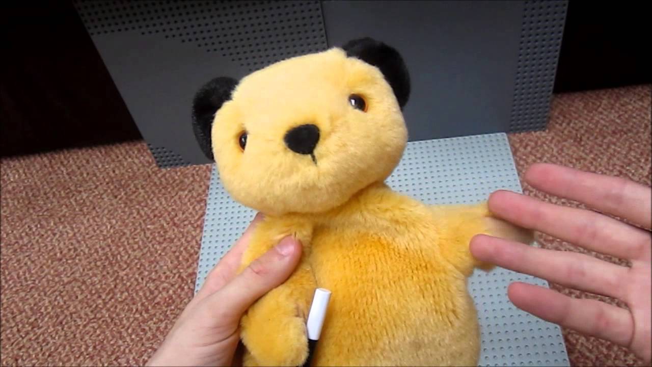 Golden Bear Sooty Puppet Review - YouTube