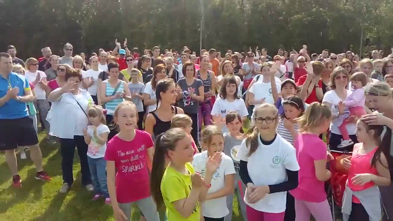 Így üzentek a futók Foki Nikinek - YouTube