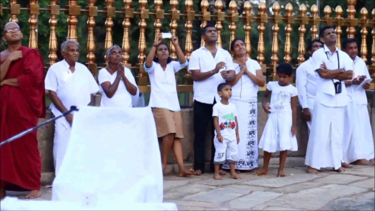 Seruwawila ahasen mathu kala wismitha budu ruwa - සේරුවාවිල ගුවනේ මතු ...