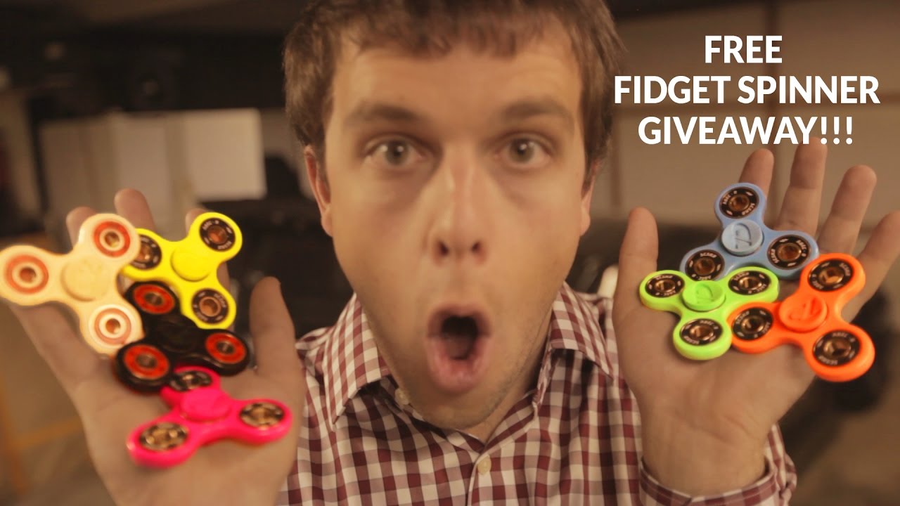 FREE FIDGET SPINNER GIVEAWAY!! (ENDS MAY 8TH!) - YouTube