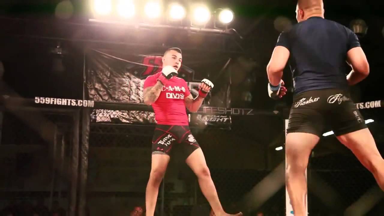 559 Fights #8 Evan Solorio vs Michael Pinon - YouTube