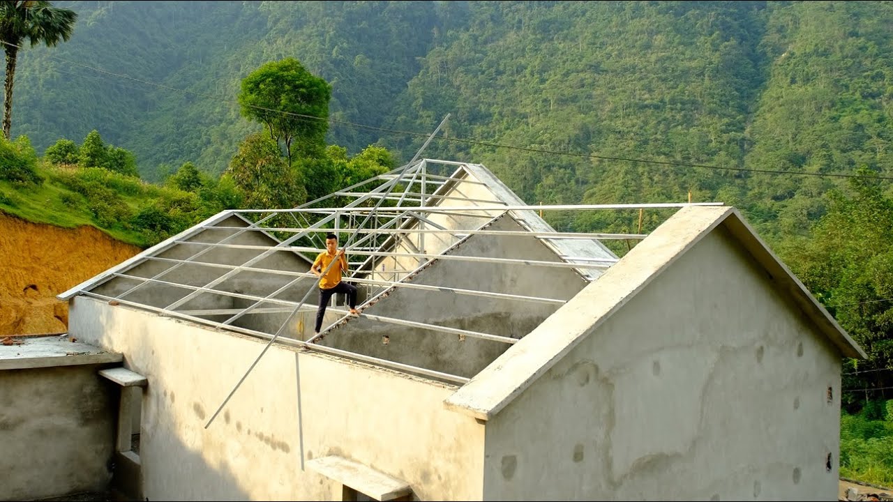 Use 100 iron bars to weld the house frame - Complete the iron frame for ...