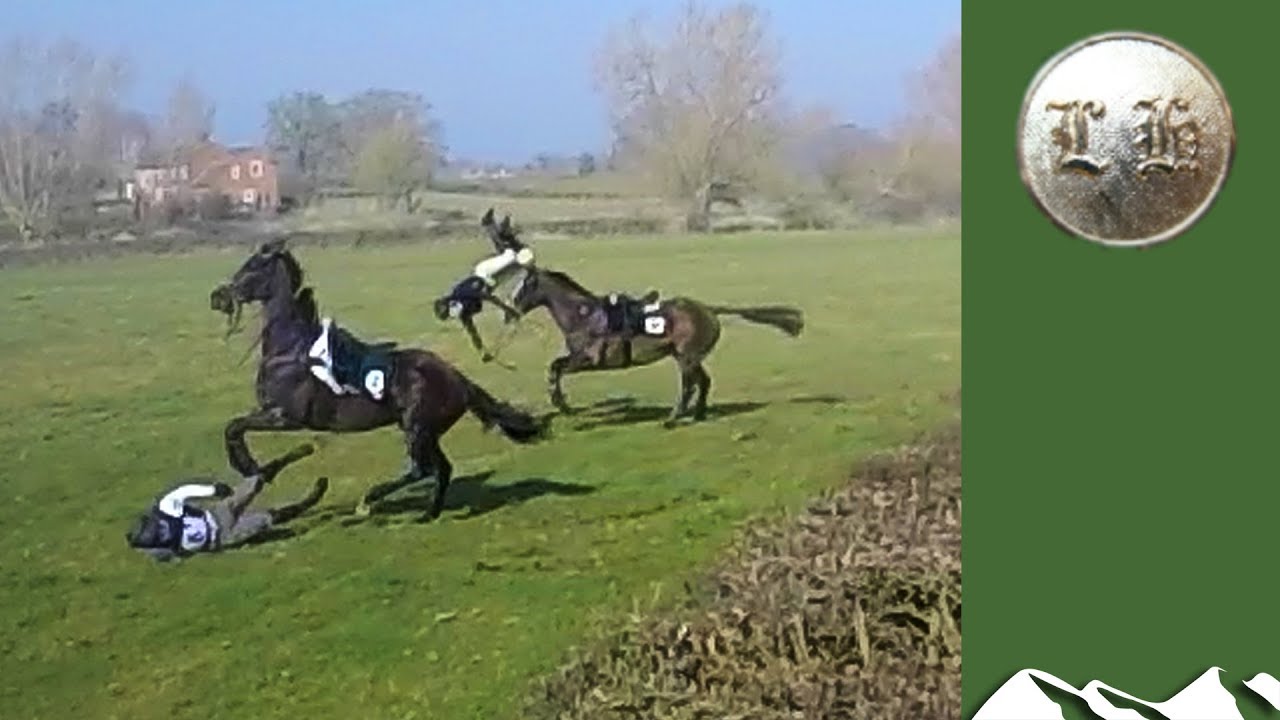 Golden Button Challenge - Britain's craziest horse race - YouTube