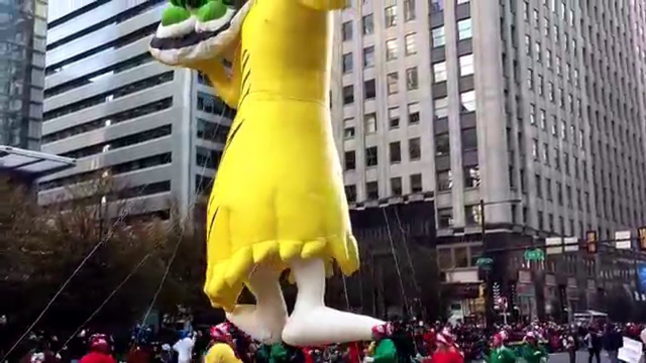 Spinning Thanksgiving Parade Float - YouTube