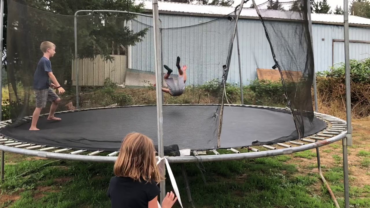 Front flipping trampoline boy - YouTube