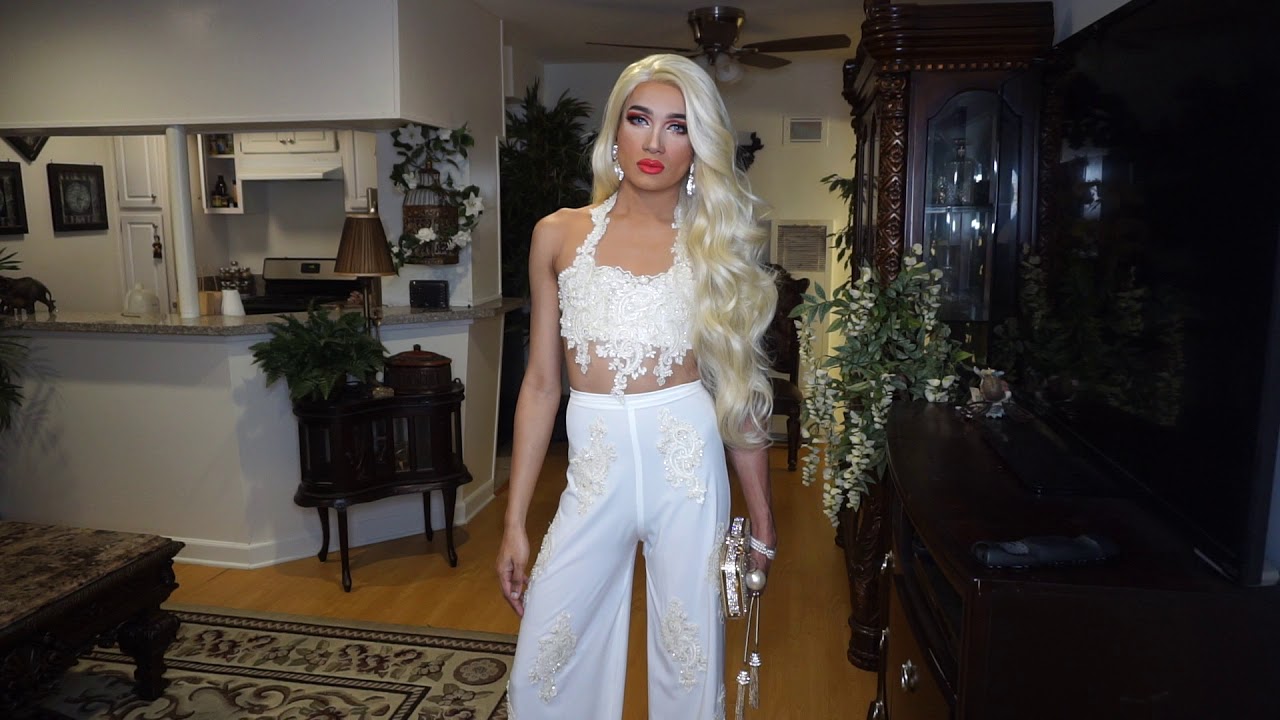 Modeling 2 new outfits that I MADE - YouTube