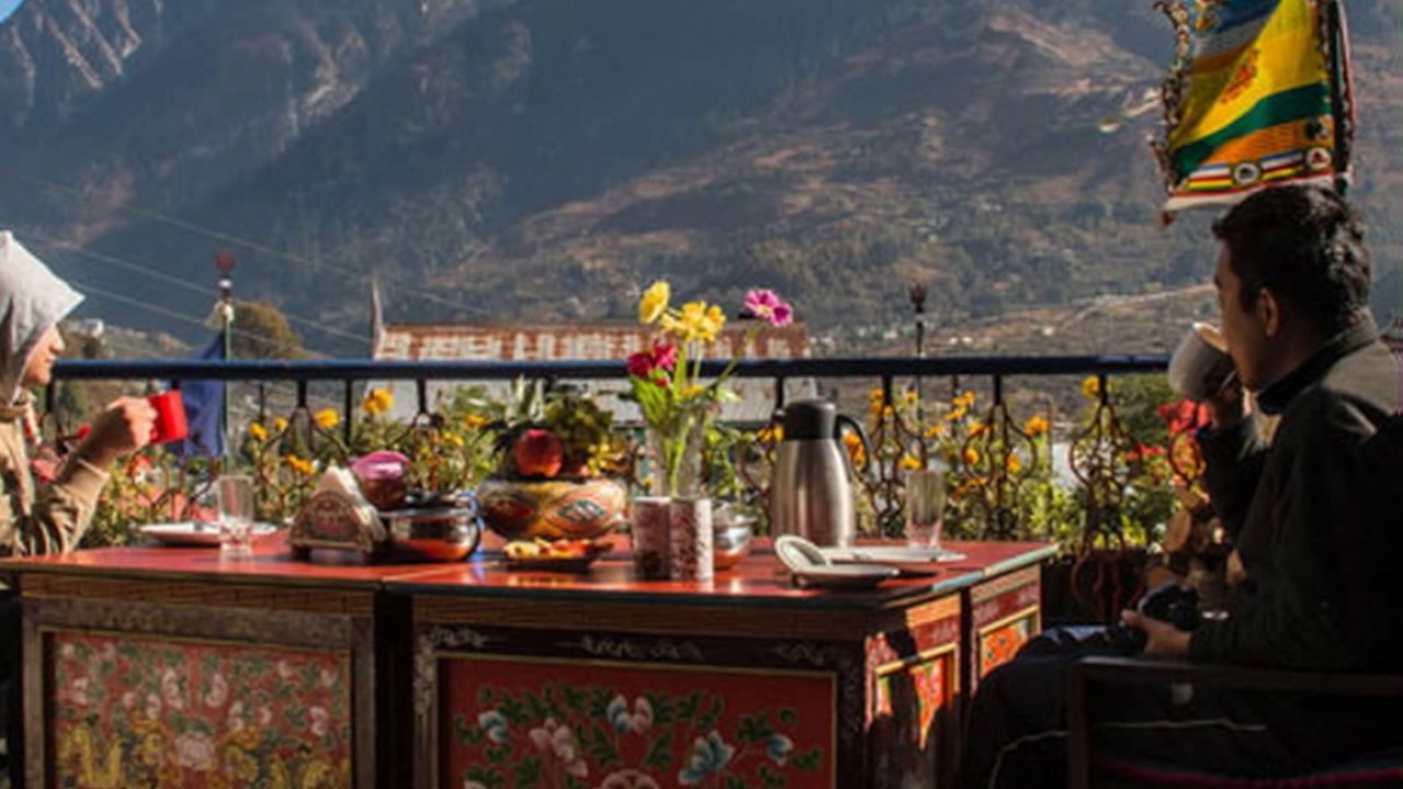 Hotel Modern Residency Lachung, Sikkim(Diganta Travels) - YouTube