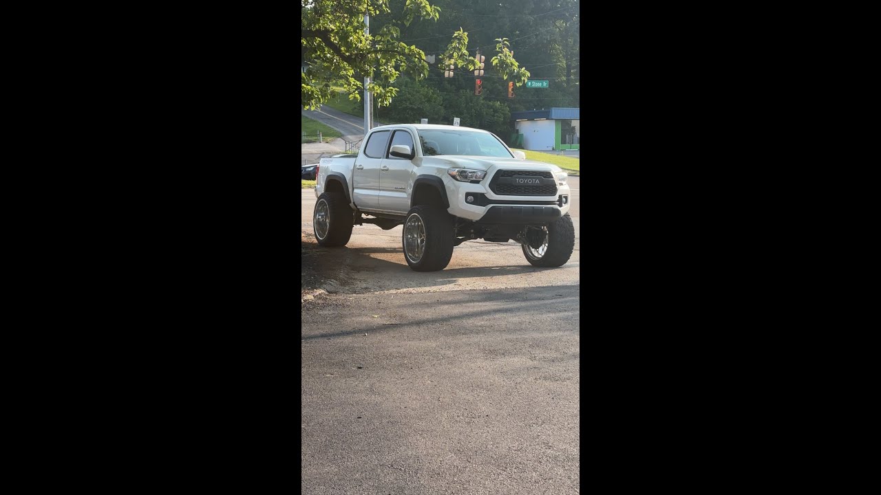 My 2017 Tacoma On 24x14 KG1s on 35s. - YouTube