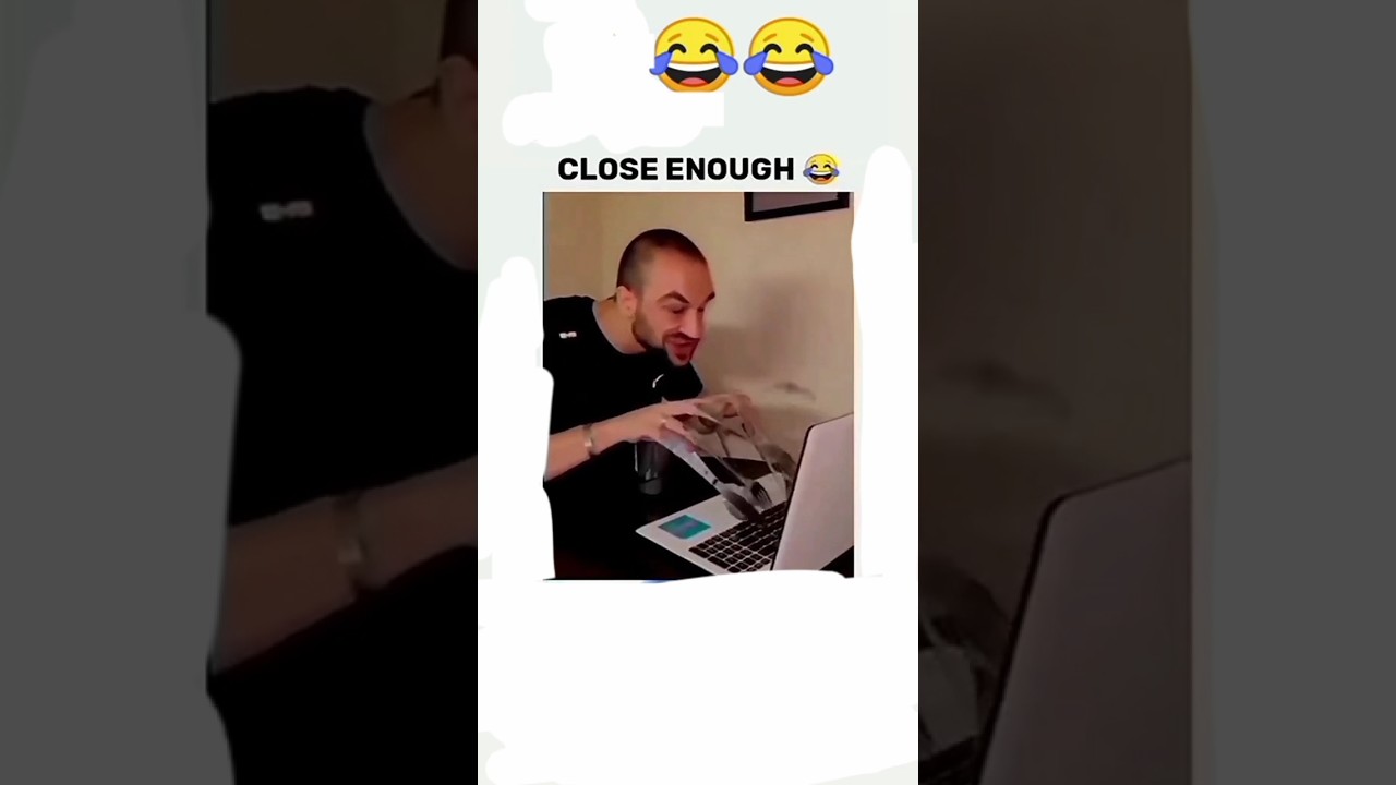 girl vs boys typing stayl🤣😂😜😆 #memes #comedy #funnyshorts - YouTube