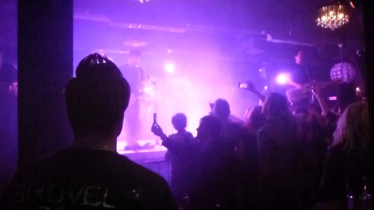 Itchy Daze - Monster (Live @ PULZ) - YouTube