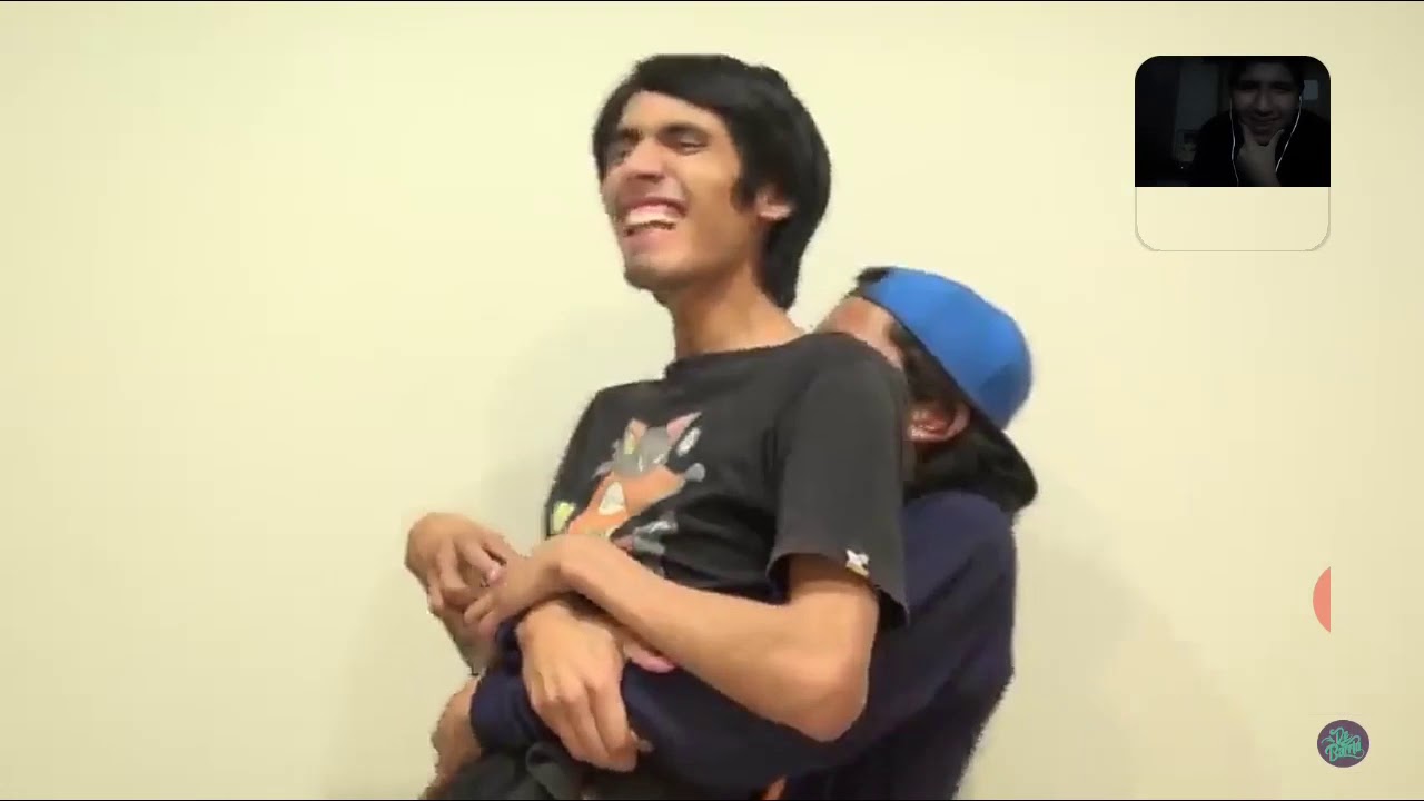 Reacionando a de barrio un buen canal de chistes peruanos xdd 👍👏👏😹😹😹😸😂😂 ...