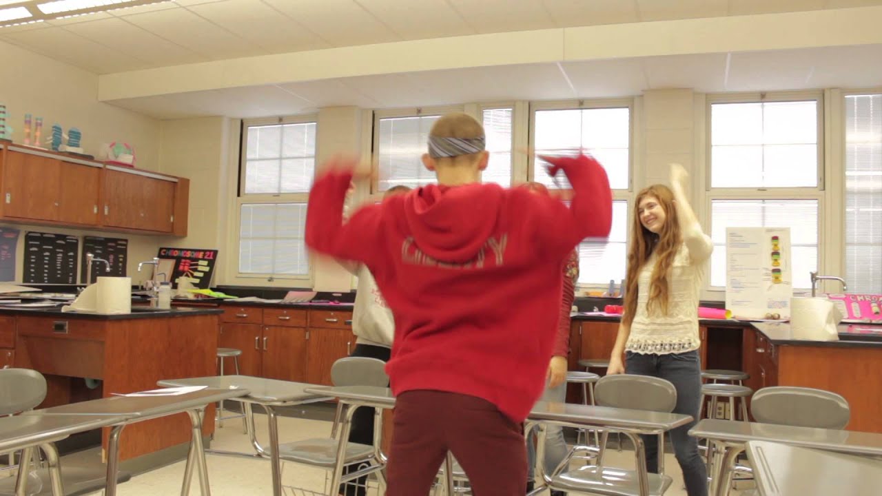 Great Big Paper Ball War - YouTube