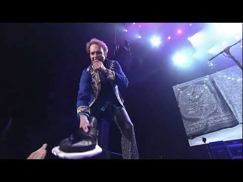 Van Halen - Dance The Night Away (Live at the Tokyo Dome 2013) [PROSHOT]