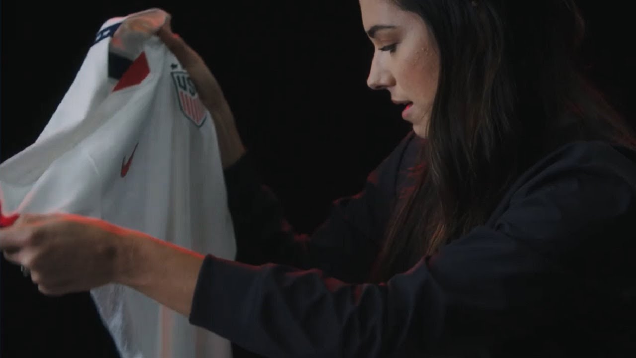 Morgan, Heath, Pugh, Foudy React to 20-Year Anniversary WWC Kits - 3-11 ...