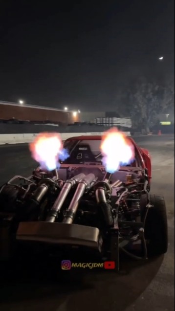 "🔥 1of1 Twin Turbo Ferrari F12 Spitting Insane Flames! 🔥" - YouTube