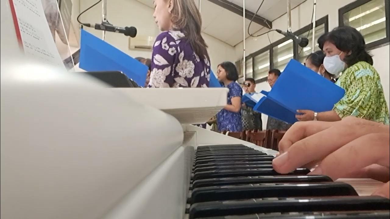 PS 349 Tuhan Kasihanilah Kami - PS 350 Madah Kemuliaan (Misa Raya II) - YouTube