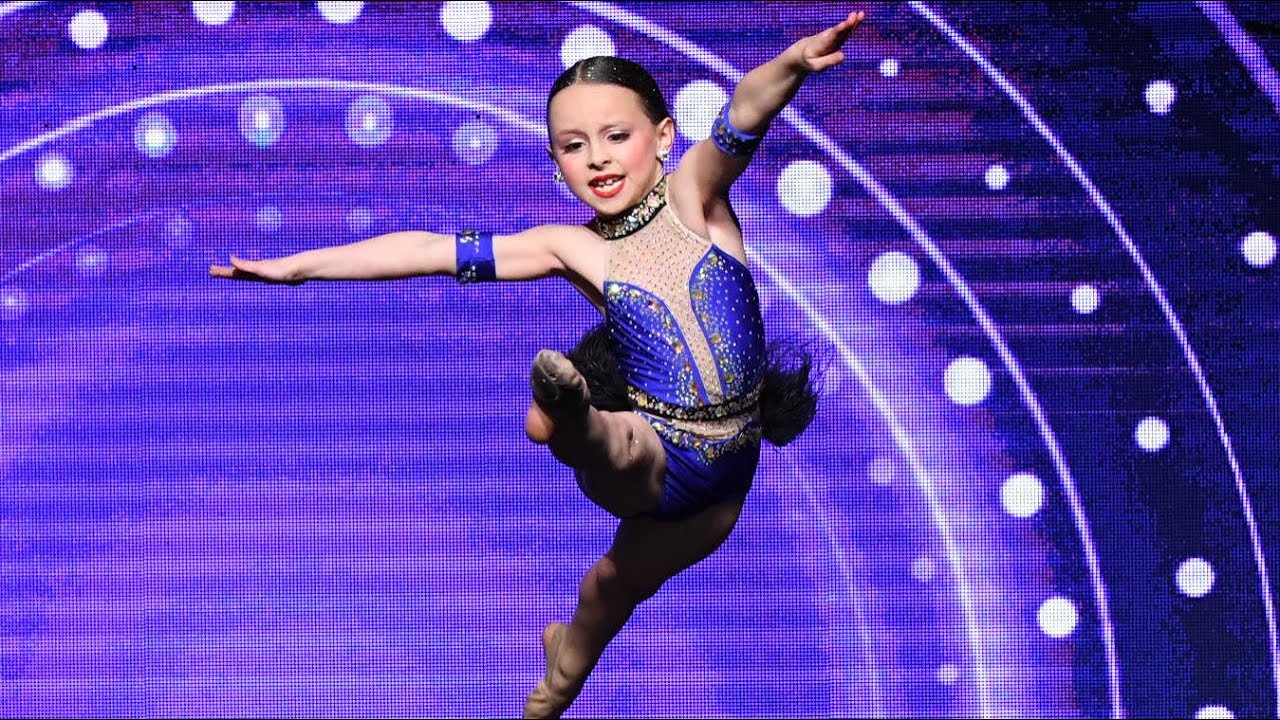 Avery Stephens - Born To Entertain - YouTube