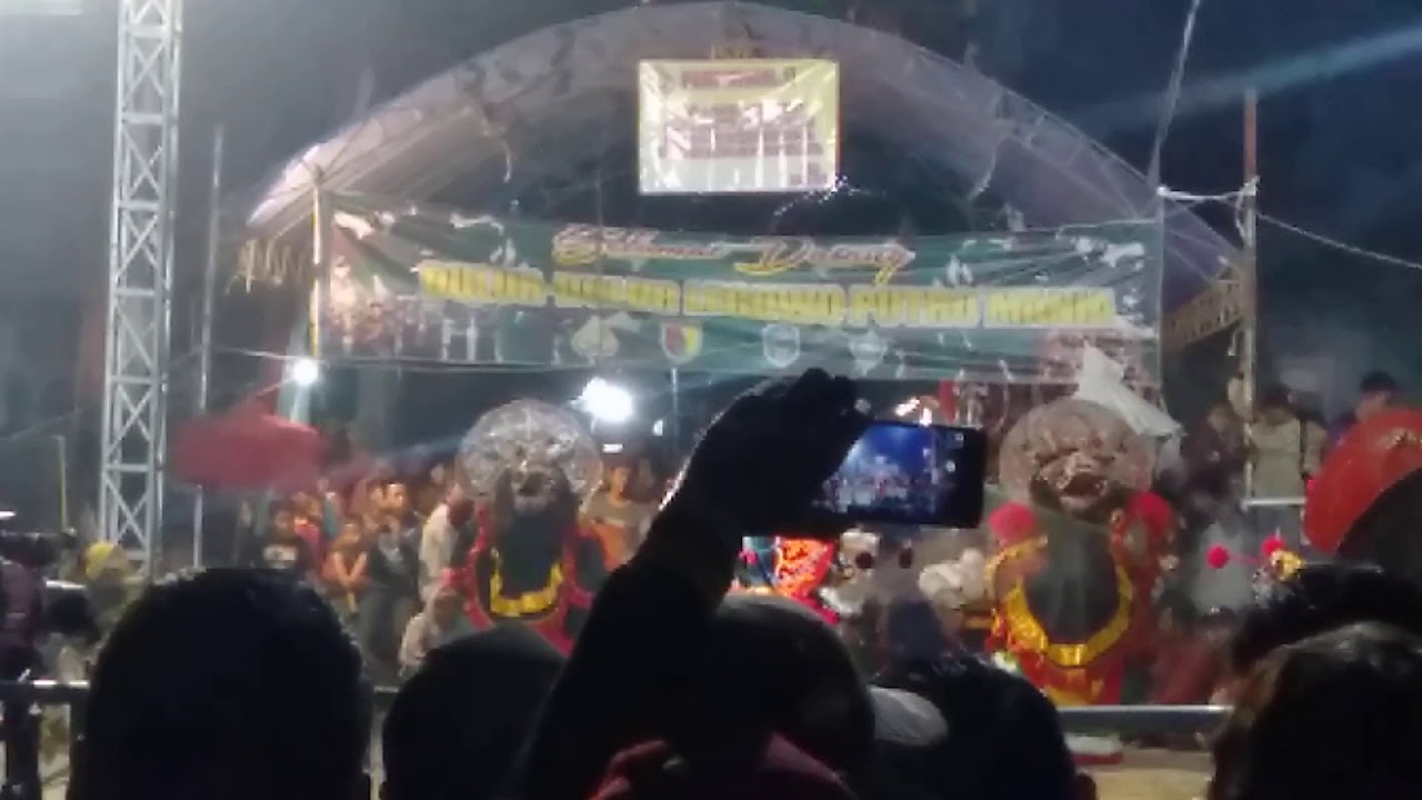 LEGOWO PUTRO live sumberjo miren 2019 - YouTube