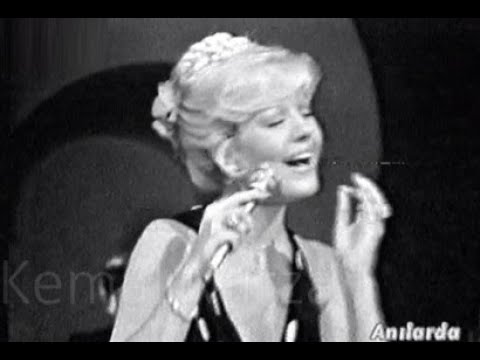 Emel Sayın - Unut Beni Kalbimdeki Hicranla Yalnız Kalayım (1976)