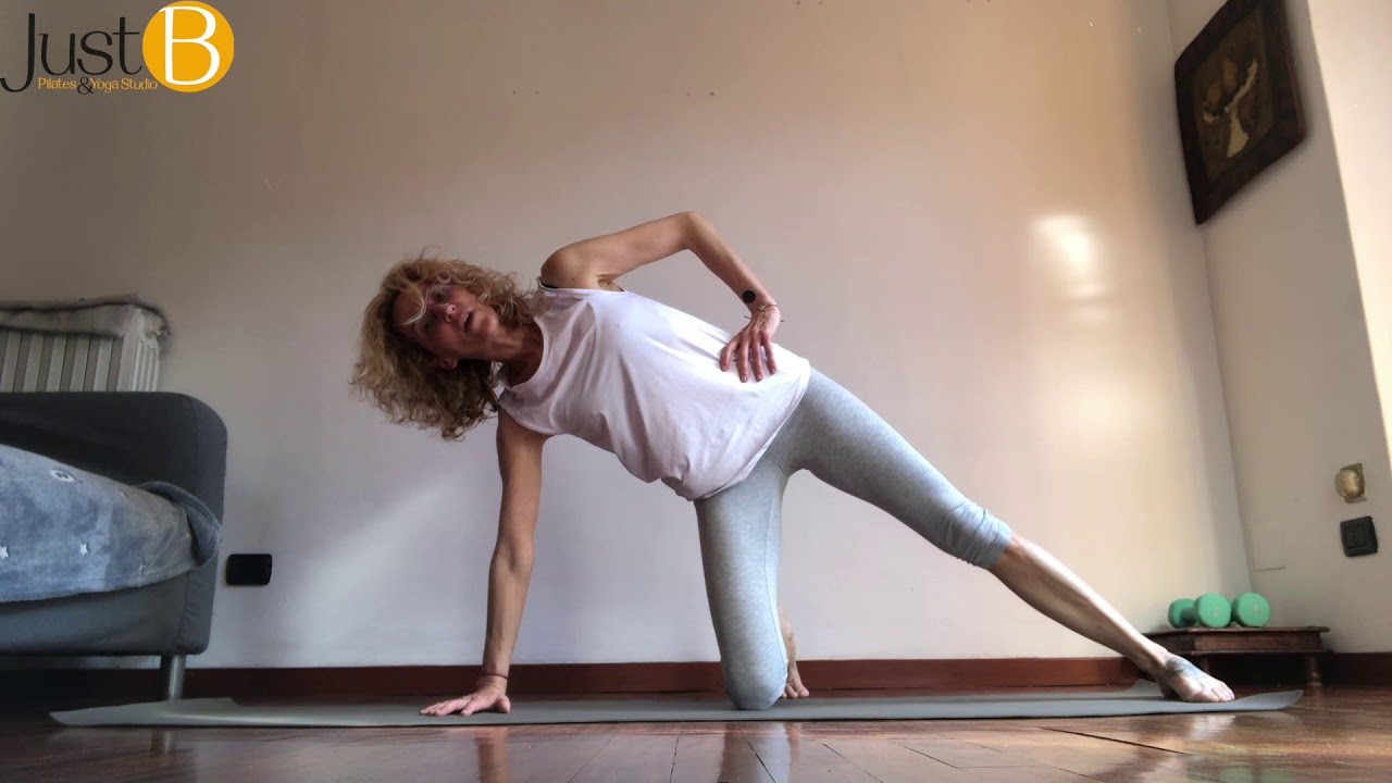 Pilates per glutei e gambe con Gatto e Alessandra Moriggi - YouTube