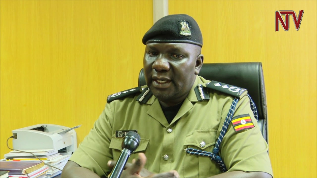 Two men shot by Rwandan soldiers inside Uganda - YouTube