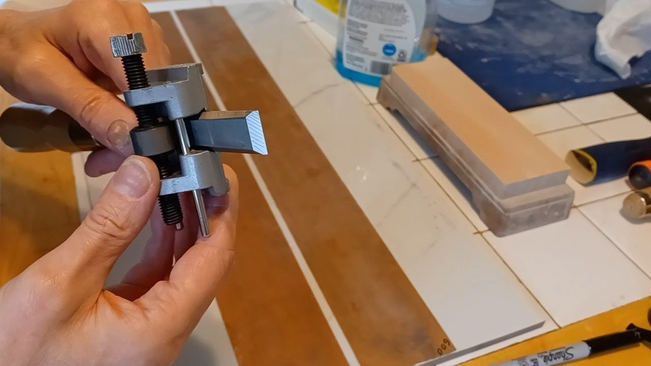 Basic Chisel Sharpening Tips for Beginners - Part LAST (4)! - YouTube