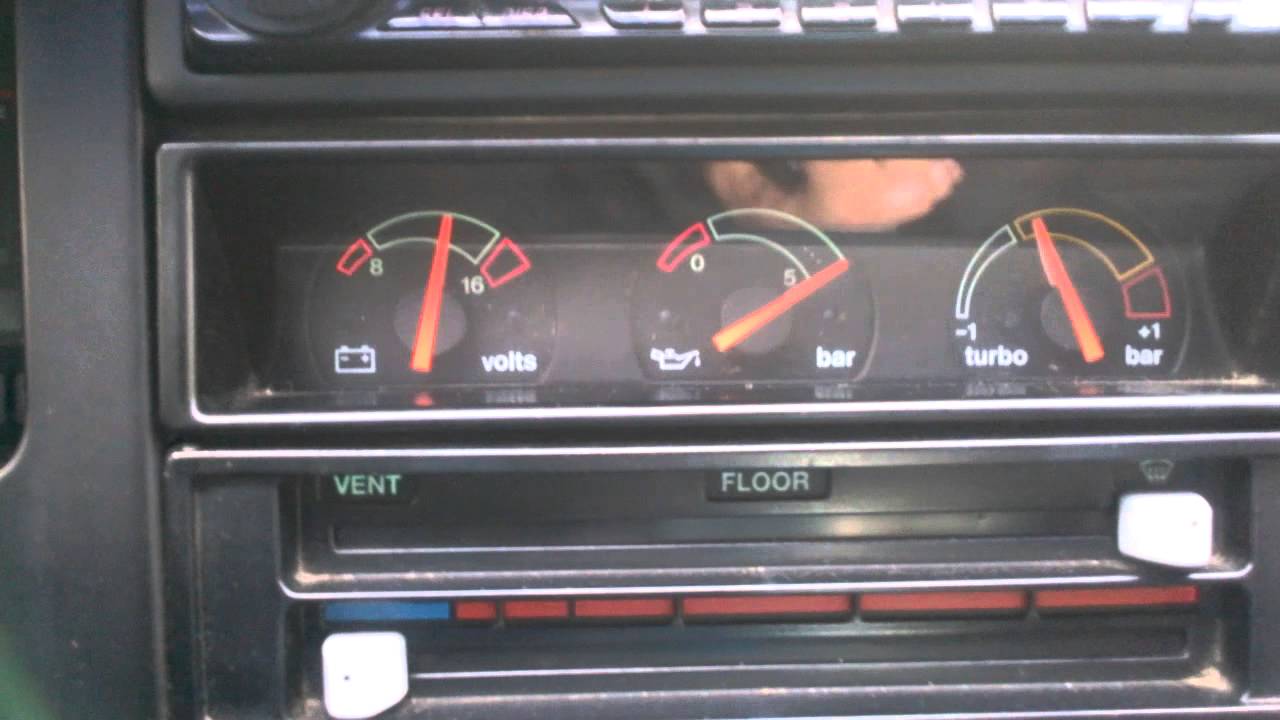 Volvo 480 oil pressure gauge - YouTube