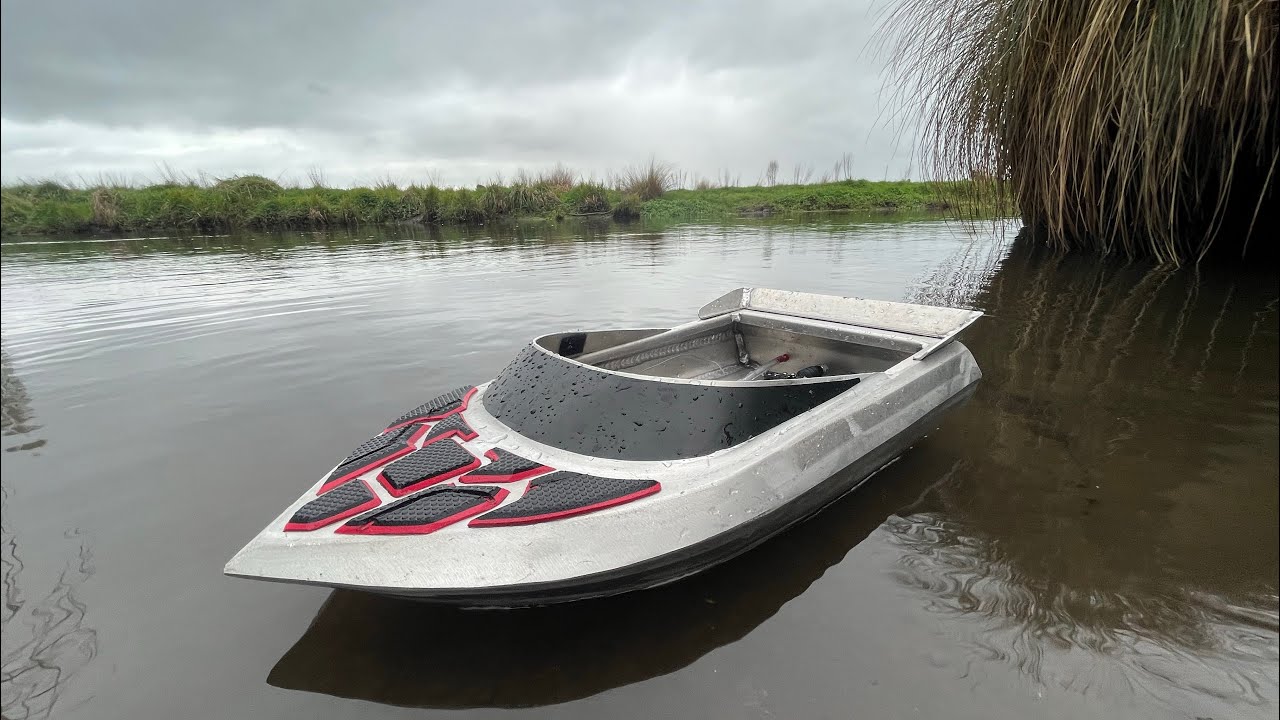 RC mini Jet Boat test drive - YouTube