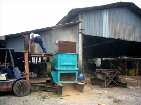 Oil Palm Trunk Shredder - YouTube
