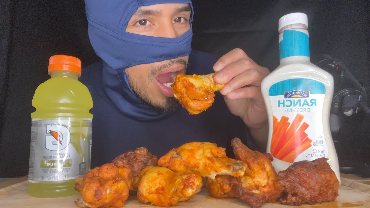 ASMR EATING CHICKEN 🍗 WINGS WITH RANCH DRINKING YELLOW GATORADE #ASMR ...