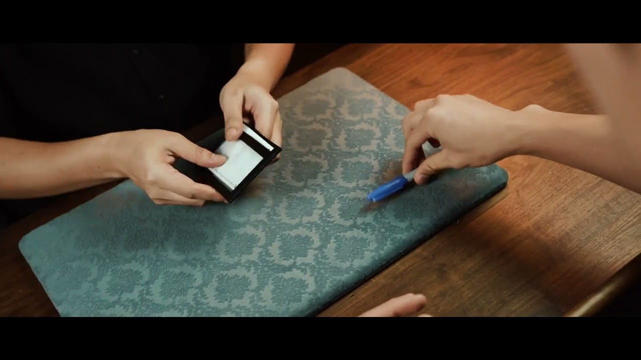 Magic Wallet Universe: PEEK by TCC Magic - YouTube