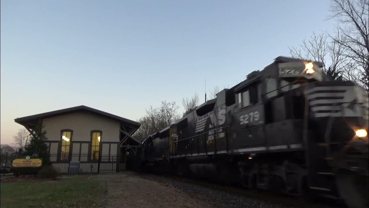 NS 5279/CSX 4403 Lead CSAO MI-61 Northbound Past the Historic West Jersey Depot 2/23/23 - YouTube