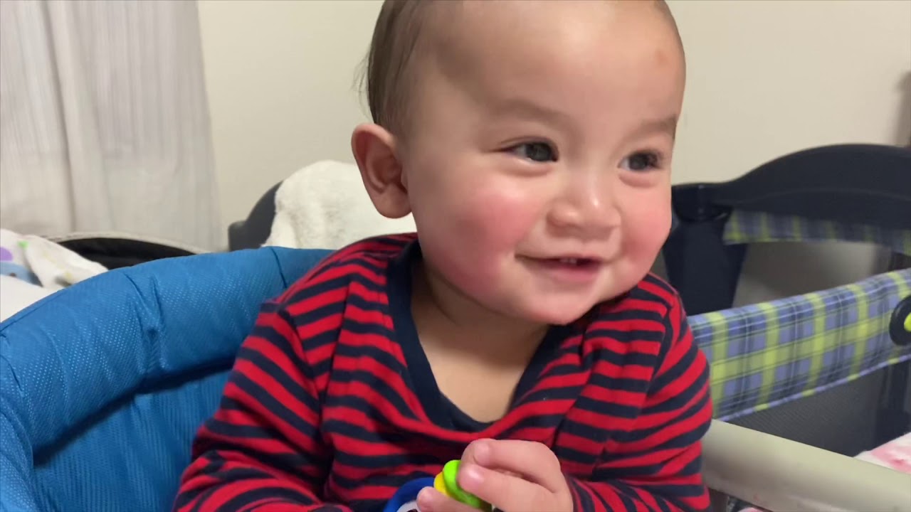 Talkative baby - YouTube