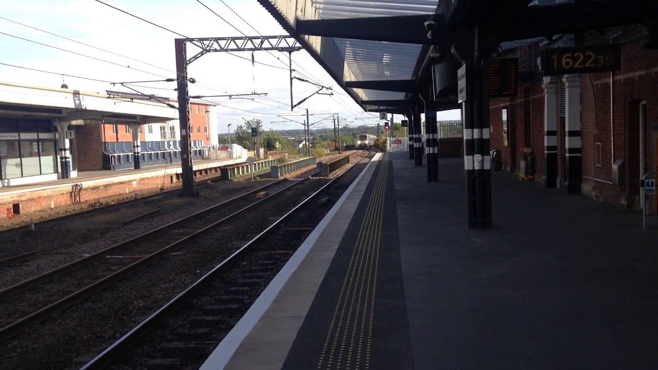 331105 Northern pass through Wakefield Westgate railway station - YouTube