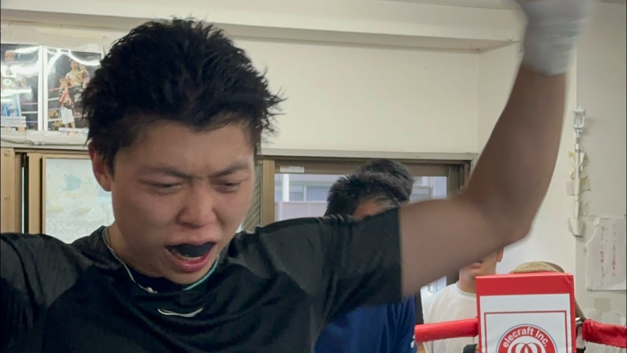 Boxing match between gyms in Tokyo,Japan 日本东京拳击赛：两个中国人的较量 - YouTube