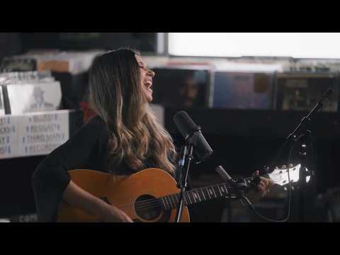 LERA LYNN // BLACK HOLE SUN - Live & Unplugged From Vinyl Tap Record Store