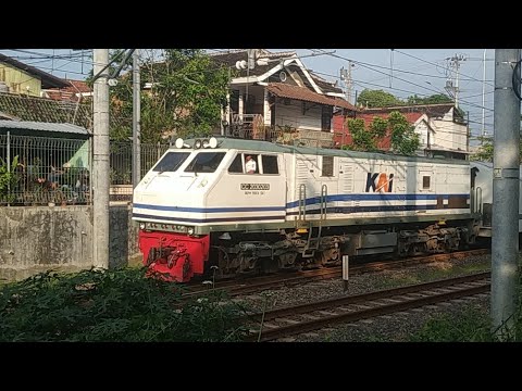 Hunting CC 203 02 03 LIVERY WNB 2 GARIS BIRU KA PASUNDAN DAN KAHURIPAN ...