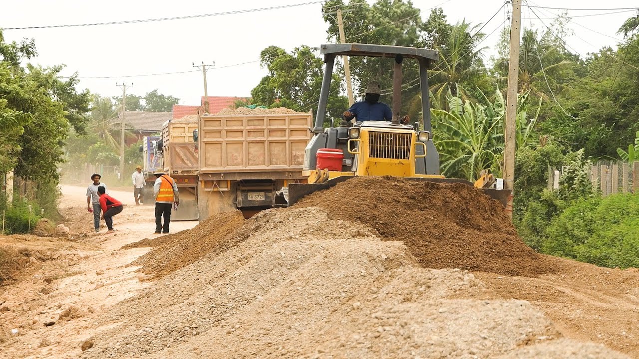 Technique DOZER Operator & Dump Truck to Open the First Road ...