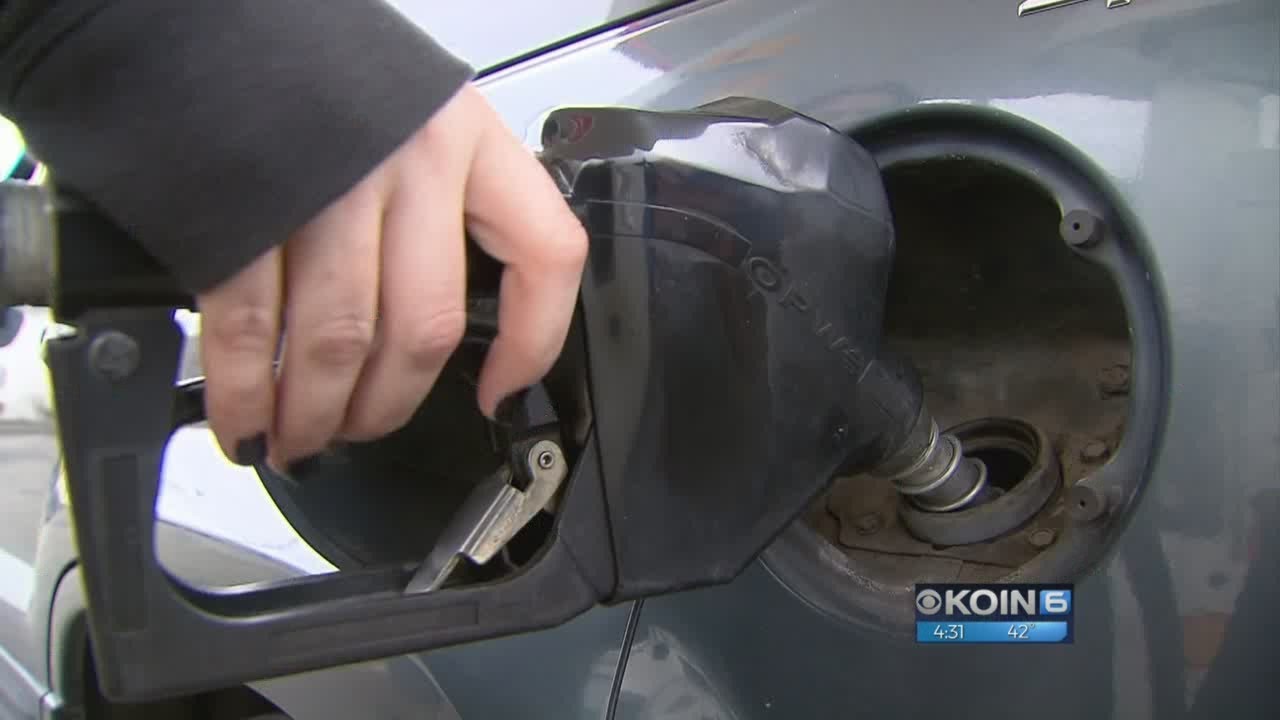 Oregonians react to new self-service gas pumping rules - YouTube