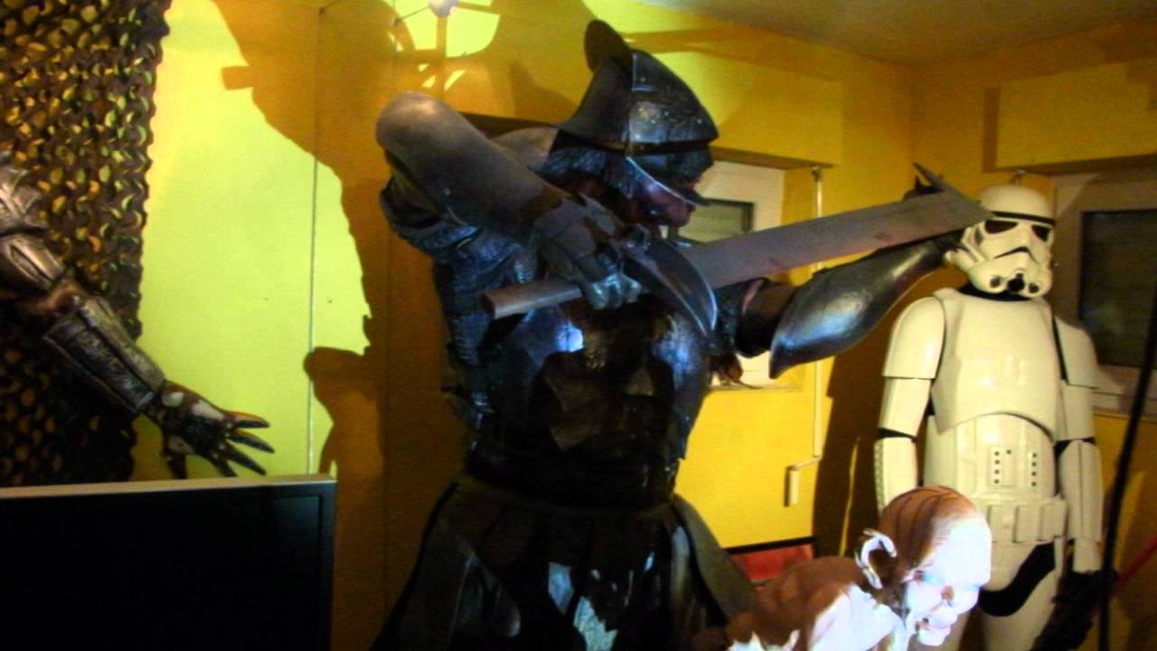 Sideshow Terminator .lifesize Predator . Lara Croft,Batman,Spock,Joker ...