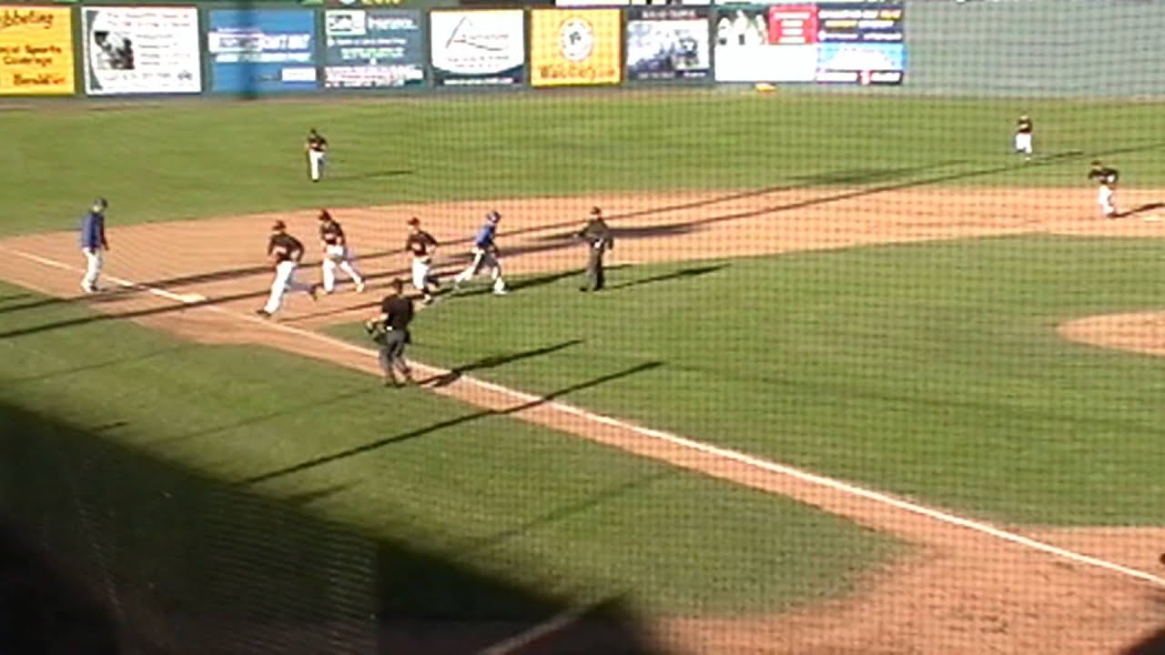 Dylan LaVelle 2013 Everett CC Fielding Highlights - YouTube