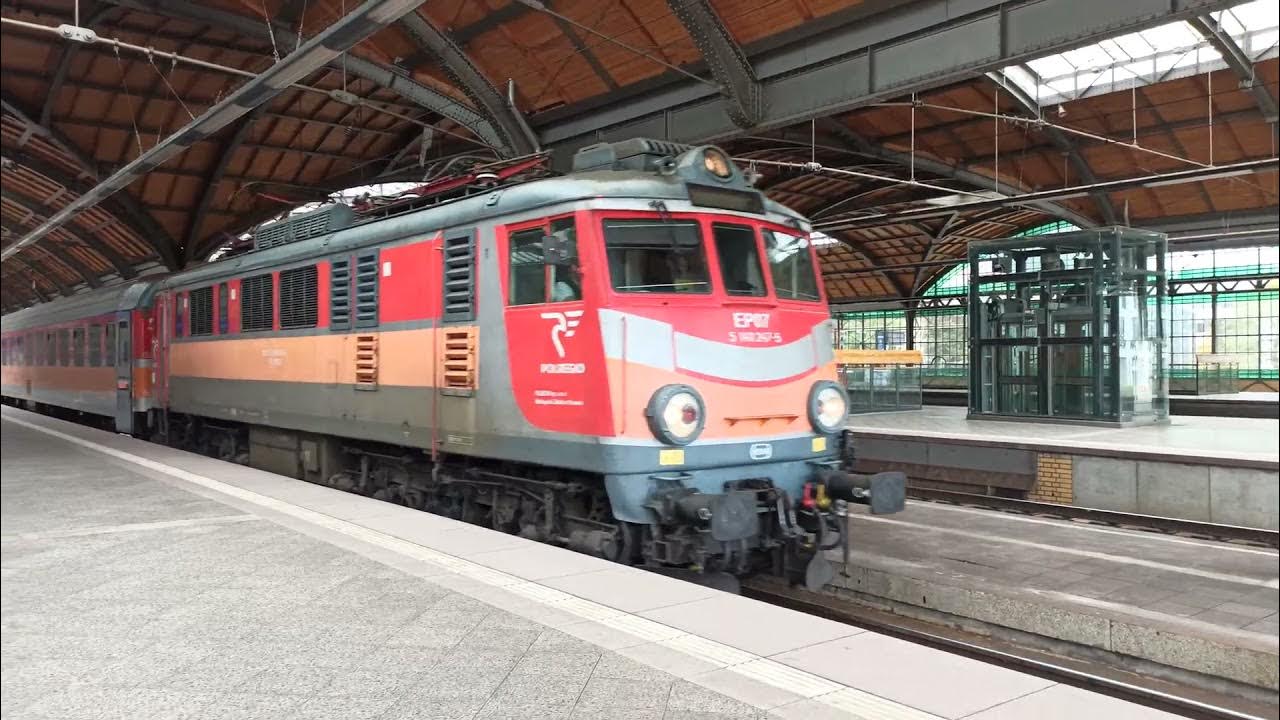 EP07P z pociągiem Polregio :) odjazd ze stacji Wrocław Główny. - YouTube