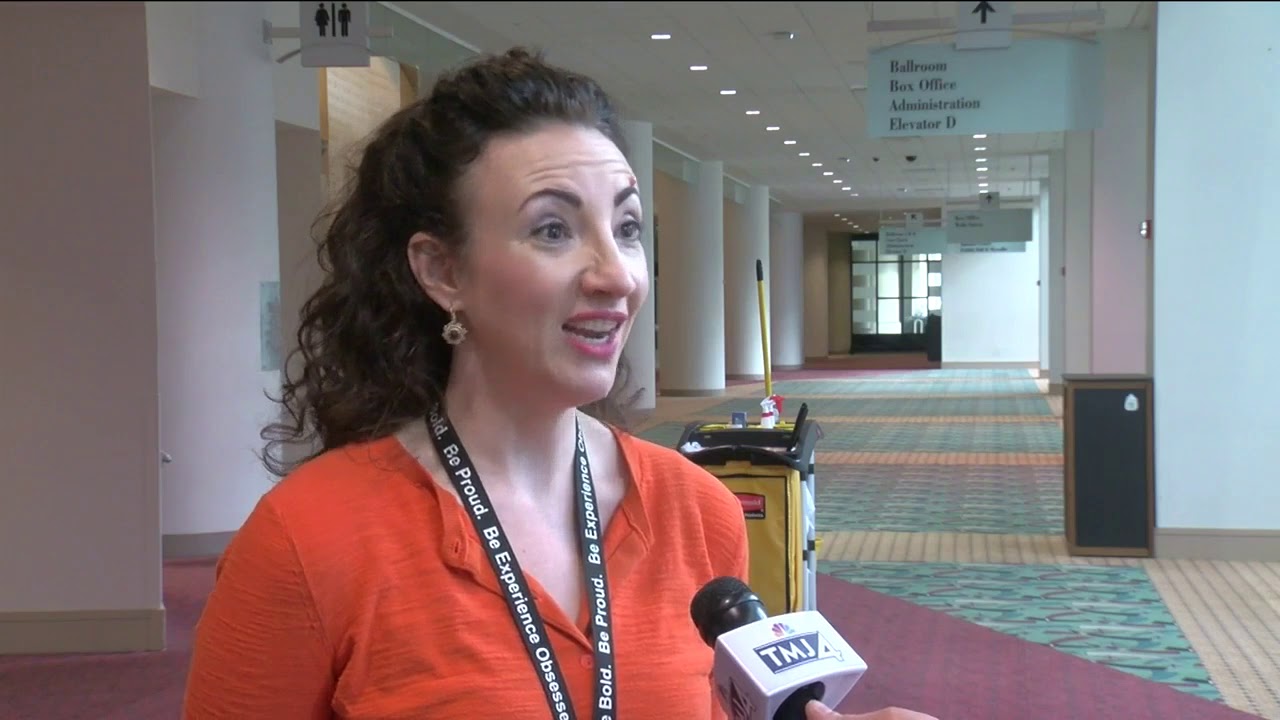 Keeping the Wisconsin Center clean - YouTube