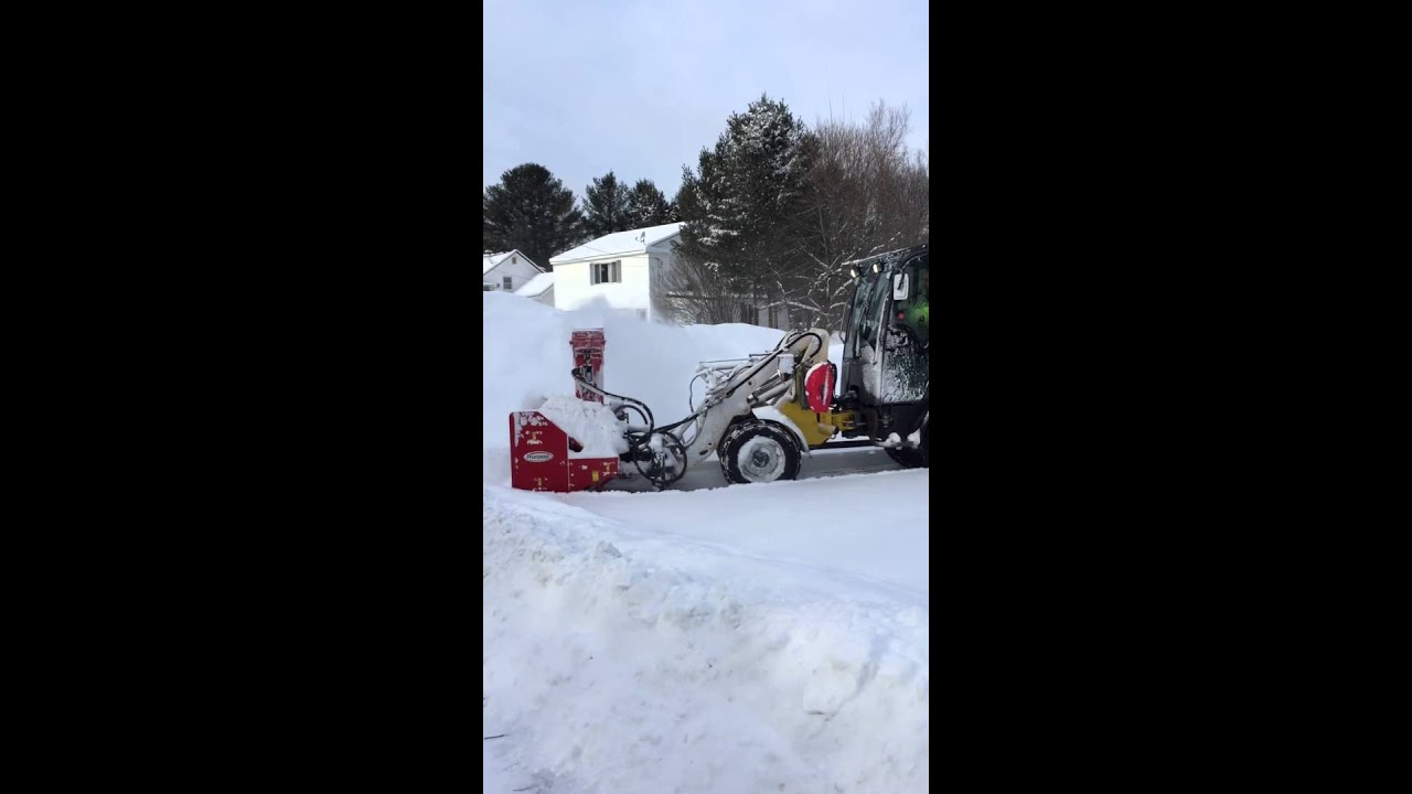 Wacker Neuson WL32 with snowblower - YouTube