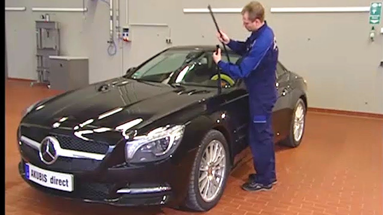 Wiper Blade Replacement on a Mercedes-Benz SL-Class R231 with MAGIC ...